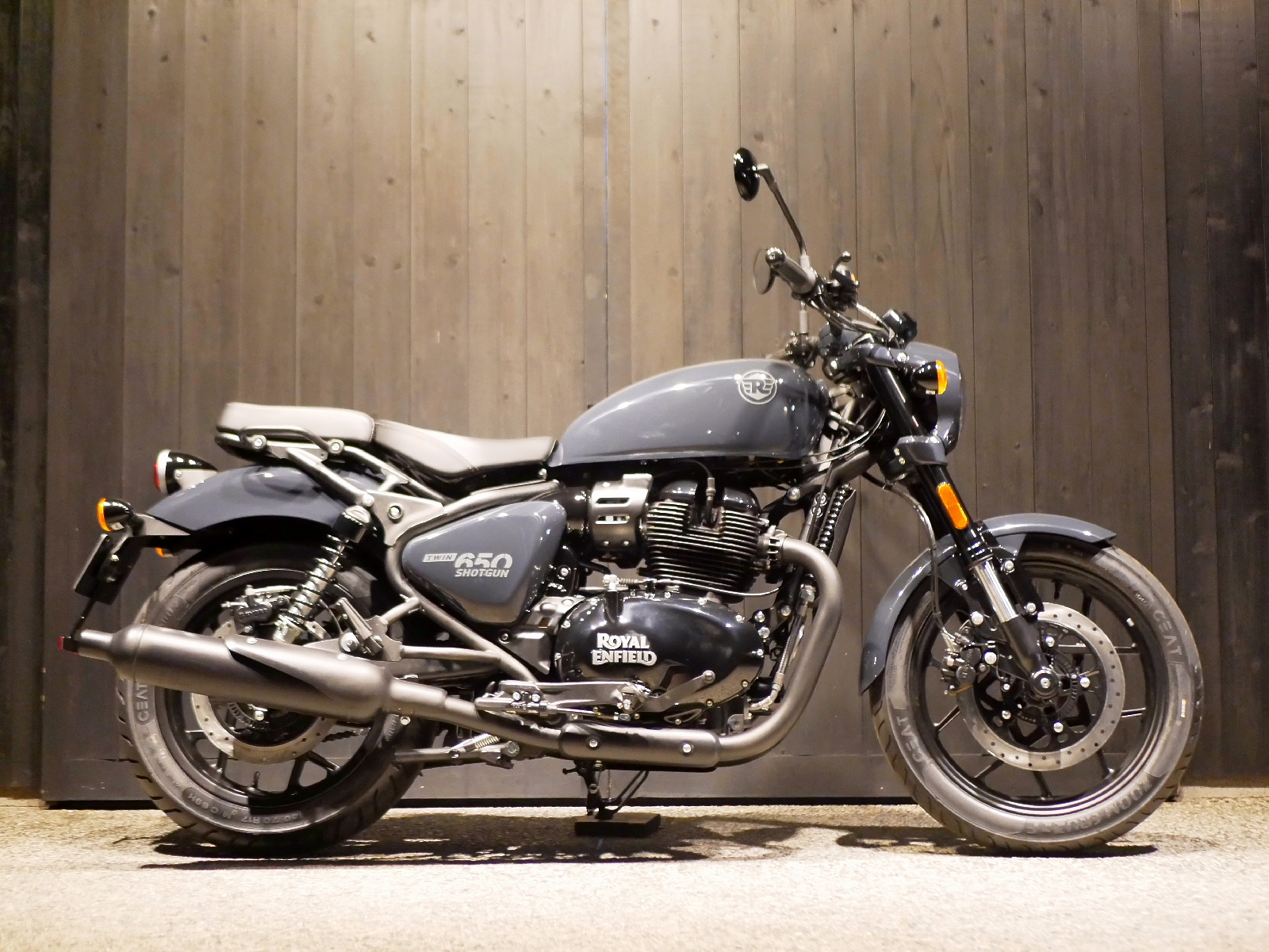 ROYAL ENFIELD SHOTGUN 650 Base 新車 | 鉄馬舎