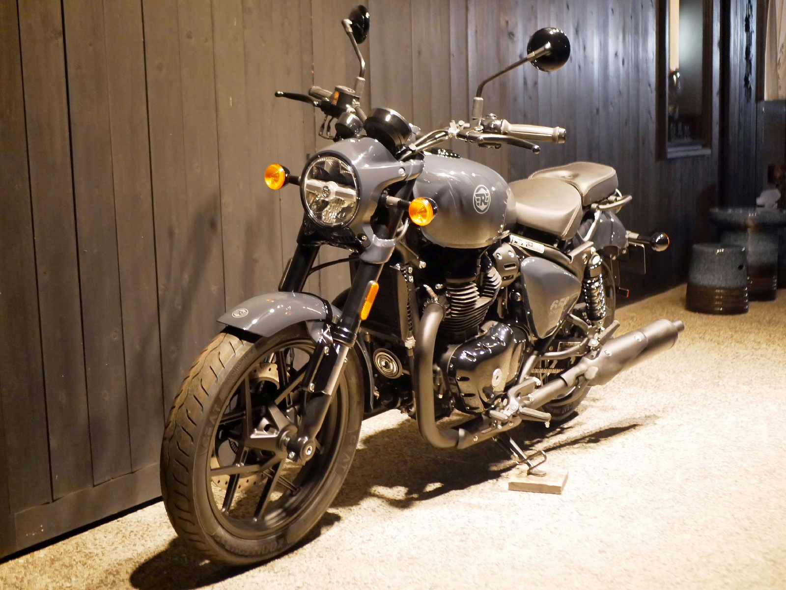 ROYAL ENFIELD SHOTGUN 650 Base 新車 | 鉄馬舎