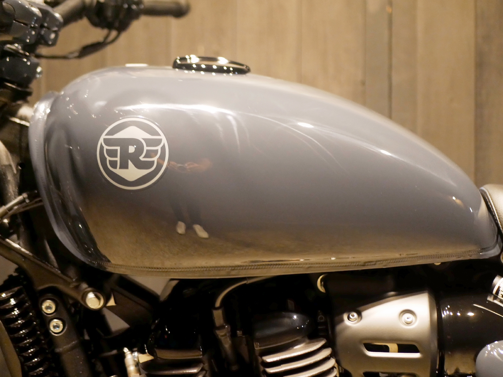 ROYAL ENFIELD SHOTGUN 650 Base 新車 | 鉄馬舎
